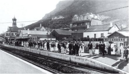 Muizenberg station | Colour Dots