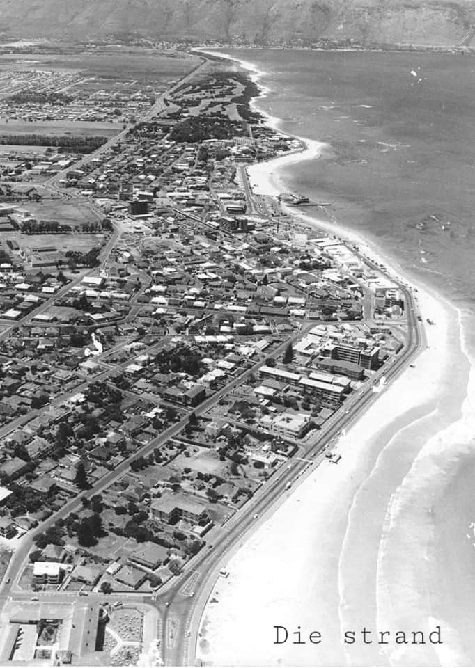 Strand great holiday destination tor 2 centuries| Colour Dots Strand