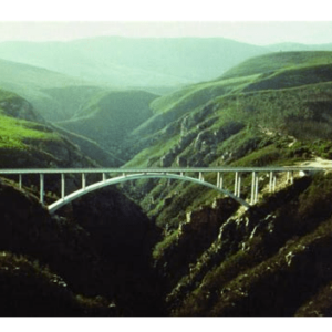 The Groot River Bridge stunning construction over the river | Colour ...
